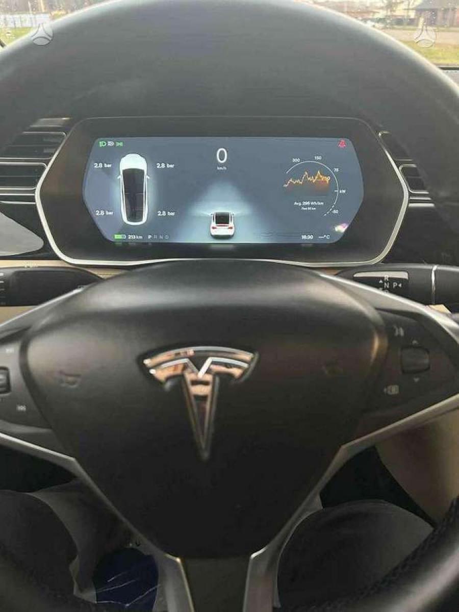 Balts Tesla Model X 2017 Viļņa, ar dzinēja tilpumu 0.00 L un nobraukumu 88 tūkst. km par 21900 €, foto 19 vietnē AUTOMOTO.COM.LV