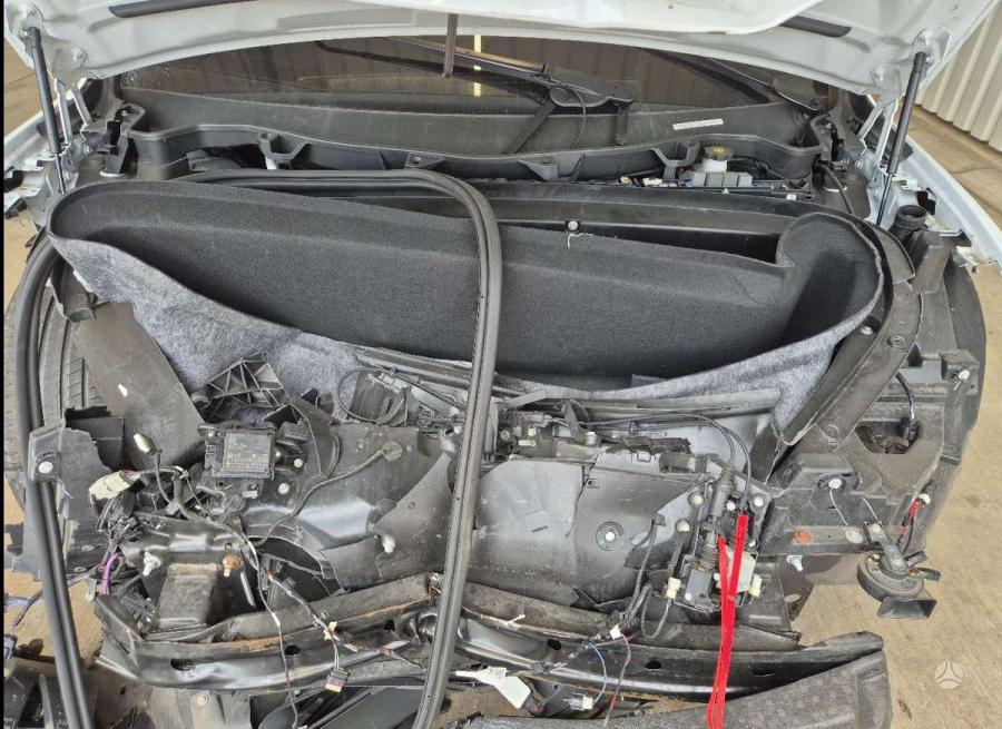 Balts Tesla Model X 2018 Klaipėda, ar dzinēja tilpumu 0.00 L un nobraukumu 47 tūkst. km par 12400 €, foto 9 vietnē AUTOMOTO.COM.LV