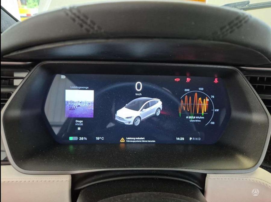 Balts Tesla Model X 2018 Klaipėda, ar dzinēja tilpumu 0.00 L un nobraukumu 47 tūkst. km par 12400 €, foto 12 vietnē AUTOMOTO.COM.LV