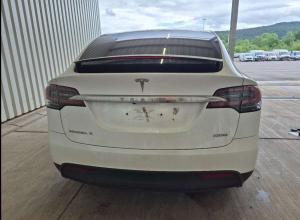 Balts Tesla Model X 2018 Klaipėda, ar dzinēja tilpumu 0.00 L un nobraukumu 47 tūkst. km par 12400 €, foto 13 vietnē AUTOMOTO.COM.LV