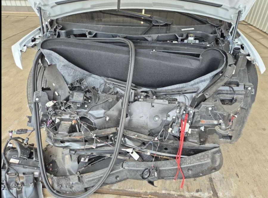 Balts Tesla Model X 2018 Klaipėda, ar dzinēja tilpumu 0.00 L un nobraukumu 47 tūkst. km par 12400 €, foto 17 vietnē AUTOMOTO.COM.LV