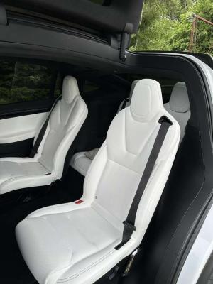 White Tesla Model X 2018 in Plunge, with an engine capacity of 0.00 L and mileage of 193 thousand km for 23900 €, photo 22 on AUTOMOTO.COM.LV
