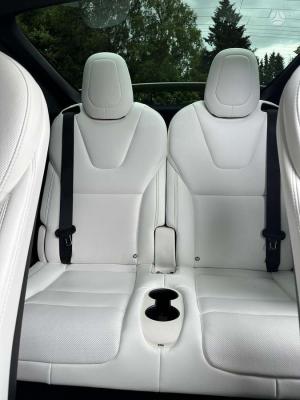 White Tesla Model X 2018 in Plunge, with an engine capacity of 0.00 L and mileage of 193 thousand km for 23900 €, photo 23 on AUTOMOTO.COM.LV