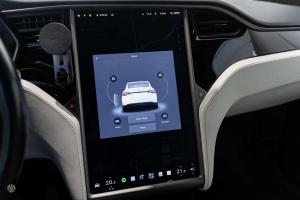 White Tesla Model X 2018 in Vilnius, with an engine capacity of 0.00 L and mileage of 112 thousand km for 24900 €, photo 21 on AUTOMOTO.COM.LV
