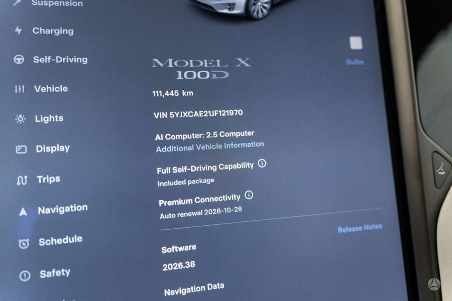 White Tesla Model X 2018 in Vilnius, with an engine capacity of 0.00 L and mileage of 112 thousand km for 24900 €, photo 28 on AUTOMOTO.COM.LV