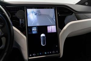 White Tesla Model X 2018 in Vilnius, with an engine capacity of 0.00 L and mileage of 112 thousand km for 24900 €, photo 29 on AUTOMOTO.COM.LV
