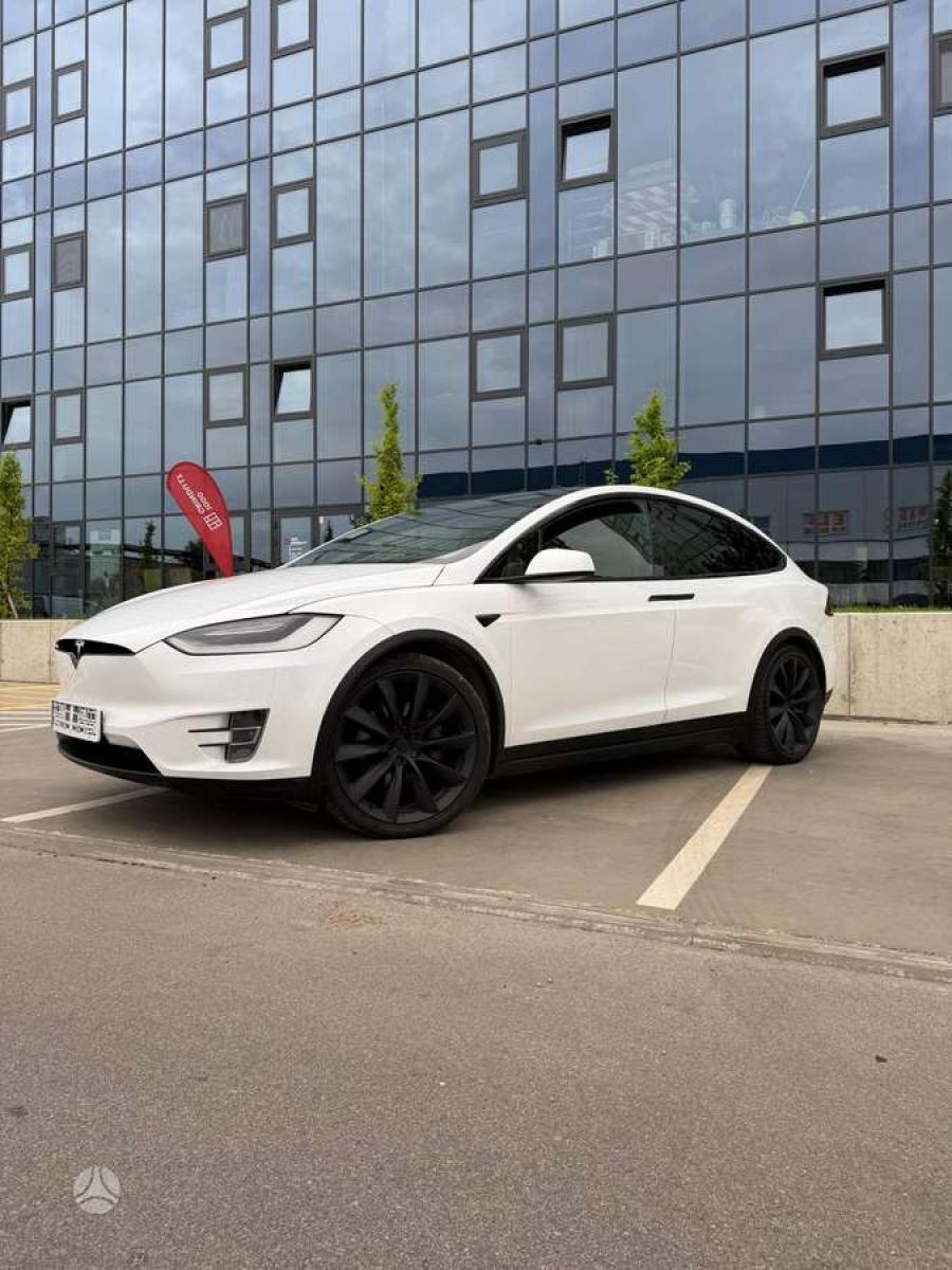 White Tesla Model X 2019 in Panevezys, with an engine capacity of 0.00 L and mileage of 175 thousand km for 33500 €, photo 5 on AUTOMOTO.COM.LV