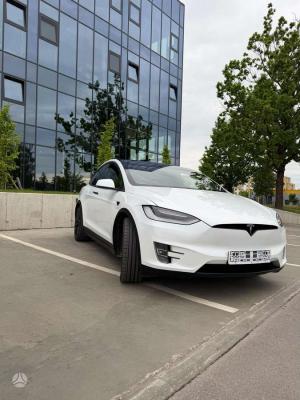 White Tesla Model X 2019 in Panevezys, with an engine capacity of 0.00 L and mileage of 175 thousand km for 33500 €, photo 8 on AUTOMOTO.COM.LV