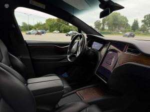 White Tesla Model X 2019 in Panevezys, with an engine capacity of 0.00 L and mileage of 175 thousand km for 33500 €, photo 12 on AUTOMOTO.COM.LV