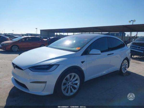 White Tesla Model X 2022 in Klaipeda, with an engine capacity of 0.00 L and mileage of 150 thousand km for 17700 €, photo 2 on AUTOMOTO.COM.LV