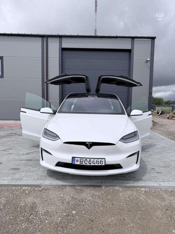 Белый Тесла Модель X 2022 в Каунас, объемом двигателя 0.00 л и пробегом 67 тыс. км за 57700 €, фото 9 на AUTOMOTO.COM.LV