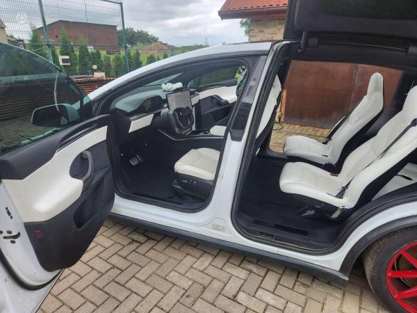 Balts Tesla Model X 2022 Alīta, ar dzinēja tilpumu 0.00 L un nobraukumu 178 tūkst. km par 19600 €, foto 5 vietnē AUTOMOTO.COM.LV