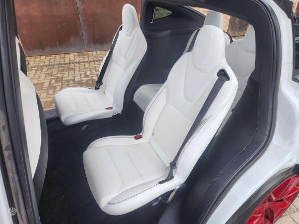 Balts Tesla Model X 2022 Alīta, ar dzinēja tilpumu 0.00 L un nobraukumu 178 tūkst. km par 19600 €, foto 6 vietnē AUTOMOTO.COM.LV