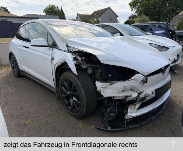 White Tesla Model X 2024 in Klaipeda, with an engine capacity of 0.00 L and mileage of 24 thousand km for 49800 €, photo 3 on AUTOMOTO.COM.LV