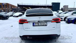 White Tesla Model X 2017 in Tallinn, with an engine capacity of 0.00 L and mileage of 116 thousand km for 36000 €, photo 7 on AUTOMOTO.COM.LV