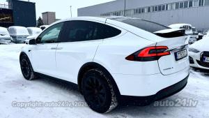 White Tesla Model X 2017 in Tallinn, with an engine capacity of 0.00 L and mileage of 116 thousand km for 36000 €, photo 8 on AUTOMOTO.COM.LV