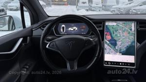 White Tesla Model X 2017 in Tallinn, with an engine capacity of 0.00 L and mileage of 116 thousand km for 36000 €, photo 11 on AUTOMOTO.COM.LV