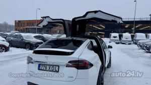 White Tesla Model X 2017 in Tallinn, with an engine capacity of 0.00 L and mileage of 116 thousand km for 36000 €, photo 25 on AUTOMOTO.COM.LV