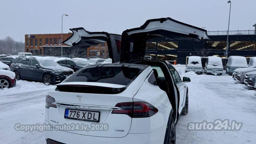 White Tesla Model X 2017 in Tallinn, with an engine capacity of 0.00 L and mileage of 116 thousand km for 36000 €, photo 25 on AUTOMOTO.COM.LV