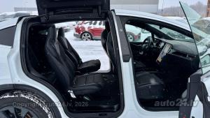 White Tesla Model X 2017 in Tallinn, with an engine capacity of 0.00 L and mileage of 116 thousand km for 36000 €, photo 28 on AUTOMOTO.COM.LV