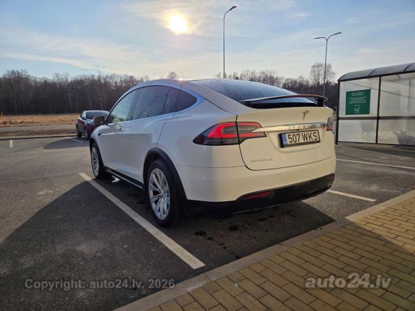 Balts Tesla Model X 2019 Tallina, ar dzinēja tilpumu 0.00 L un nobraukumu 109 tūkst. km par 34900 €, foto 7 vietnē AUTOMOTO.COM.LV