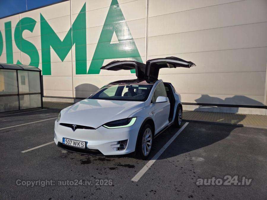 White Tesla Model X 2019 in Tallinn, with an engine capacity of 0.00 L and mileage of 109 thousand km for 34900 €, photo 9 on AUTOMOTO.COM.LV