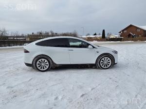 Balts Tesla Model X 2017 Rīga, ar dzinēja tilpumu 0.00 L un nobraukumu 218 tūkst. km par 20450 €, foto 3 vietnē AUTOMOTO.COM.LV