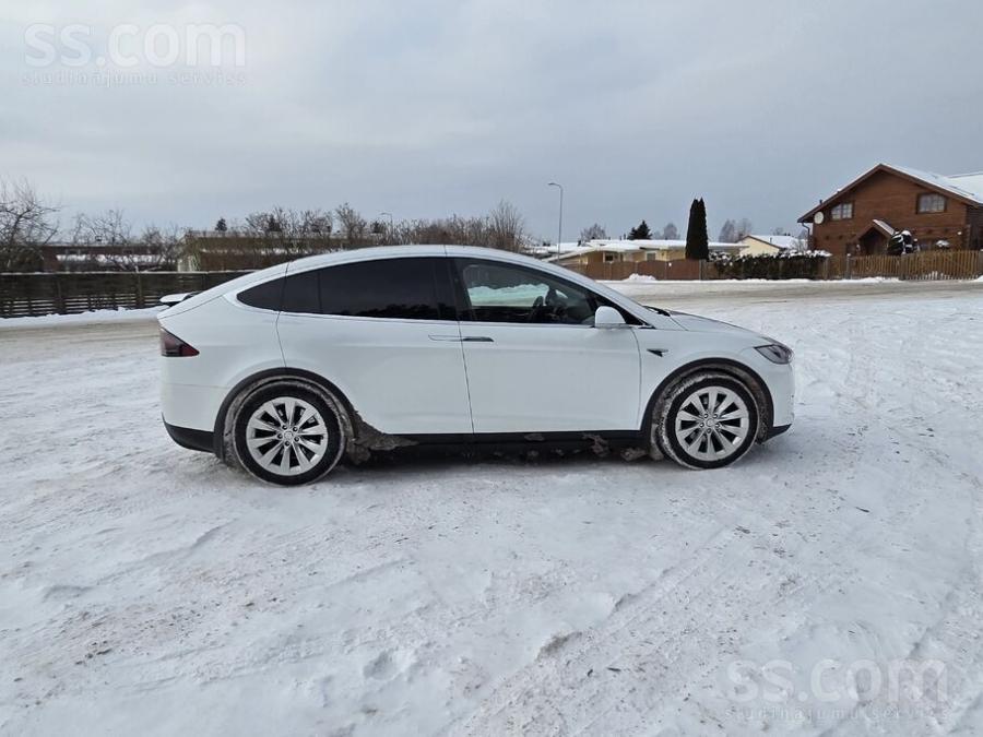 Balts Tesla Model X 2017 Rīga, ar dzinēja tilpumu 0.00 L un nobraukumu 218 tūkst. km par 20450 €, foto 3 vietnē AUTOMOTO.COM.LV