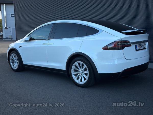 Tesla Model X 2018 Tallina vietnē Balts Tesla Model X 2018 Tallina, ar dzinēja tilpumu 0.00 L un nobraukumu 255 tūkst. km par 24990 €, foto 6 vietnē AUTOMOTO.COM.LV