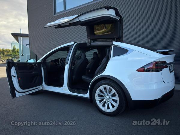 Tesla Model X 2018 Tallina vietnē Balts Tesla Model X 2018 Tallina, ar dzinēja tilpumu 0.00 L un nobraukumu 255 tūkst. km par 24990 €, foto 7 vietnē AUTOMOTO.COM.LV