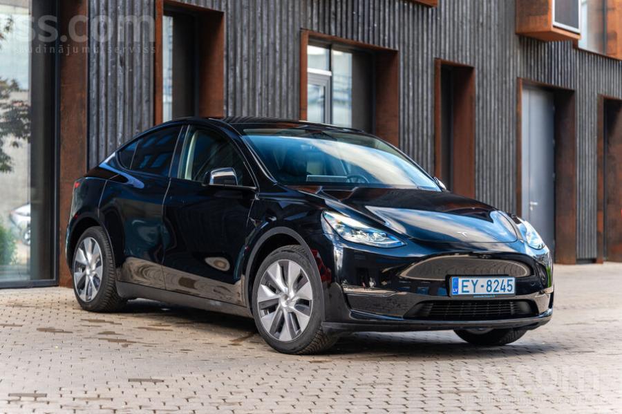 Black Tesla Model Y 2022 in Riga, with an engine capacity of 0.00 L and mileage of 41 thousand km for 38990 €, photo 5 on AUTOMOTO.COM.LV