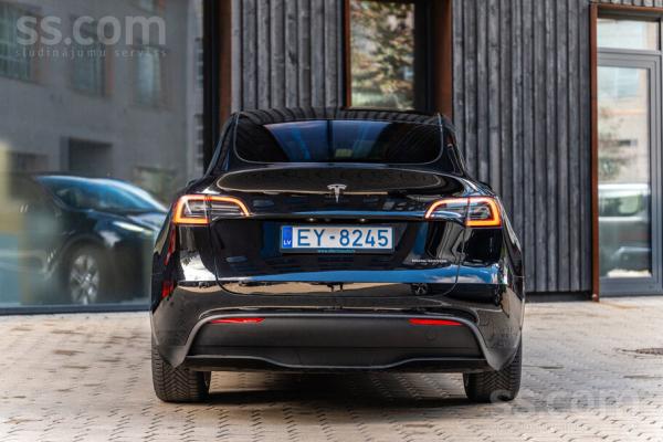 Melns Tesla Model Y 2022 Rīga, ar dzinēja tilpumu 0.00 L un nobraukumu 41 tūkst. km par 38990 €, foto 2 vietnē AUTOMOTO.COM.LV