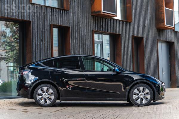 Melns Tesla Model Y 2022 Rīga, ar dzinēja tilpumu 0.00 L un nobraukumu 41 tūkst. km par 38990 €, foto 8 vietnē AUTOMOTO.COM.LV