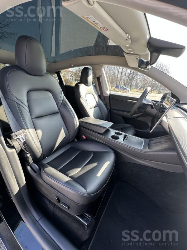 Melns Tesla Model Y 2021 Rīga, ar dzinēja tilpumu 0.00 L un nobraukumu 88 tūkst. km par 30400 €, foto 5 vietnē AUTOMOTO.COM.LV