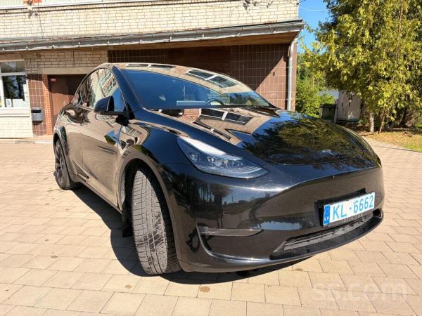 Melns Tesla Model Y 2021 Ogre, ar dzinēja tilpumu 0.00 L un nobraukumu 133 tūkst. km par 30500 €, foto 1 vietnē AUTOMOTO.COM.LV