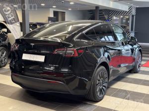 Melns Tesla Model Y 2021 Rīga, ar dzinēja tilpumu 0.00 L un nobraukumu 90 tūkst. km par 31990 €, foto 5 vietnē AUTOMOTO.COM.LV