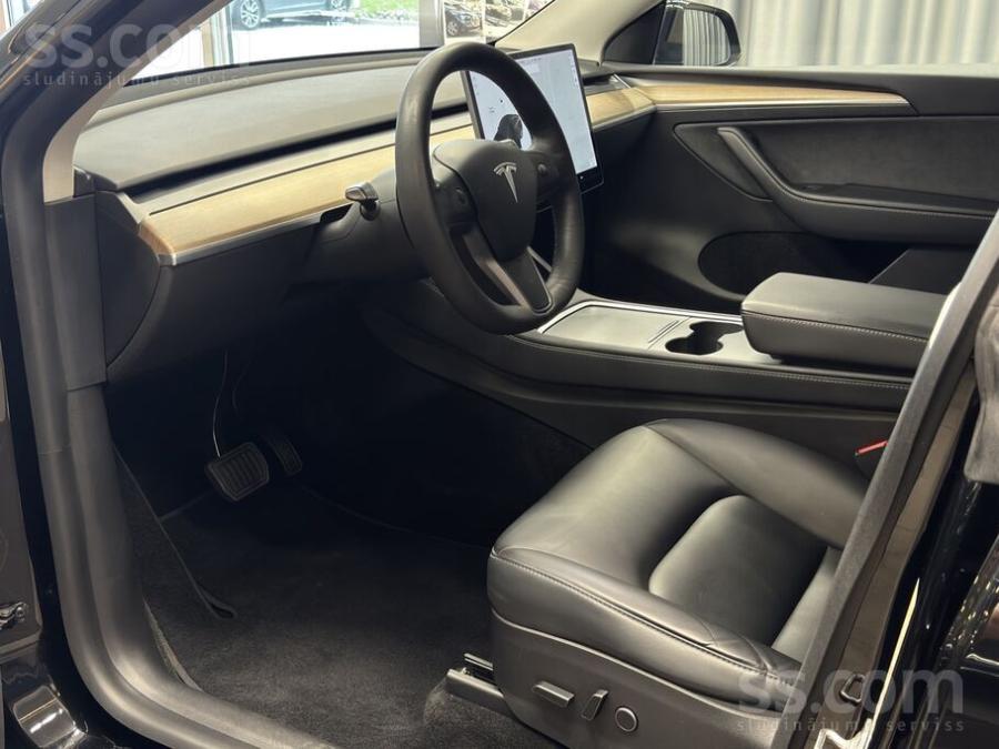 Melns Tesla Model Y 2021 Rīga, ar dzinēja tilpumu 0.00 L un nobraukumu 90 tūkst. km par 31990 €, foto 10 vietnē AUTOMOTO.COM.LV