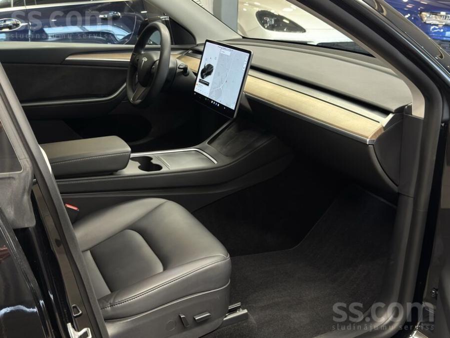 Melns Tesla Model Y 2021 Rīga, ar dzinēja tilpumu 0.00 L un nobraukumu 90 tūkst. km par 31990 €, foto 13 vietnē AUTOMOTO.COM.LV
