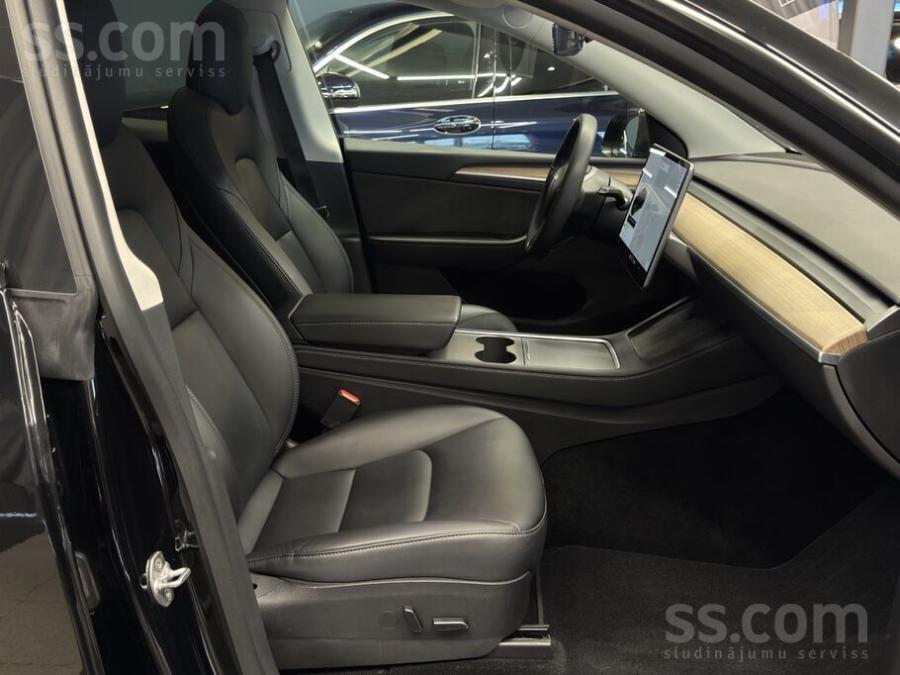 Melns Tesla Model Y 2021 Rīga, ar dzinēja tilpumu 0.00 L un nobraukumu 90 tūkst. km par 31990 €, foto 14 vietnē AUTOMOTO.COM.LV