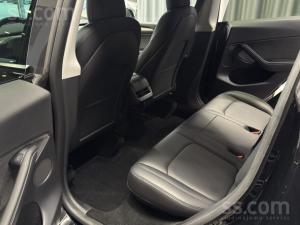 Melns Tesla Model Y 2021 Rīga, ar dzinēja tilpumu 0.00 L un nobraukumu 90 tūkst. km par 31990 €, foto 24 vietnē AUTOMOTO.COM.LV