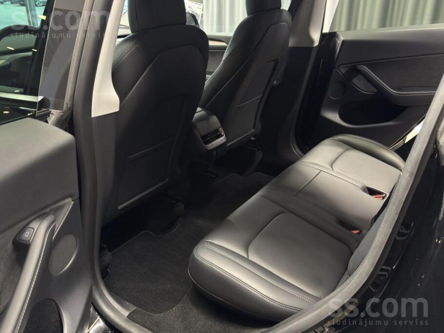 Melns Tesla Model Y 2021 Rīga, ar dzinēja tilpumu 0.00 L un nobraukumu 90 tūkst. km par 31990 €, foto 24 vietnē AUTOMOTO.COM.LV