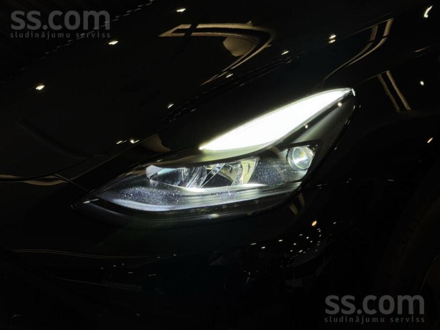 Melns Tesla Model Y 2021 Rīga, ar dzinēja tilpumu 0.00 L un nobraukumu 90 tūkst. km par 31990 €, foto 28 vietnē AUTOMOTO.COM.LV