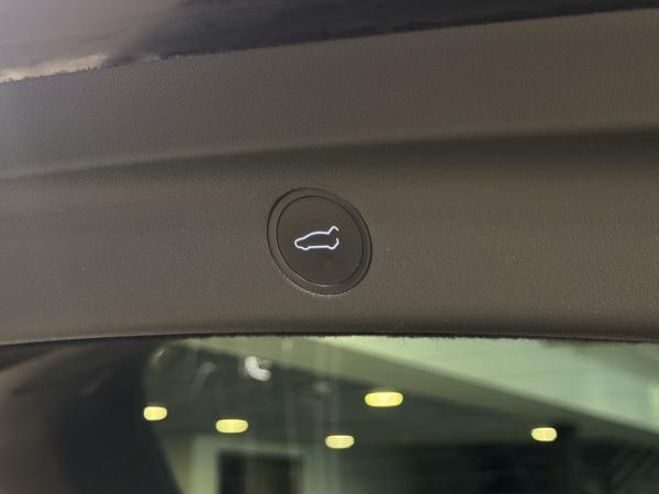 Melns Tesla Model Y 2021 Rīga, ar dzinēja tilpumu 0.00 L un nobraukumu 90 tūkst. km par 31990 €, foto 7 vietnē AUTOMOTO.COM.LV