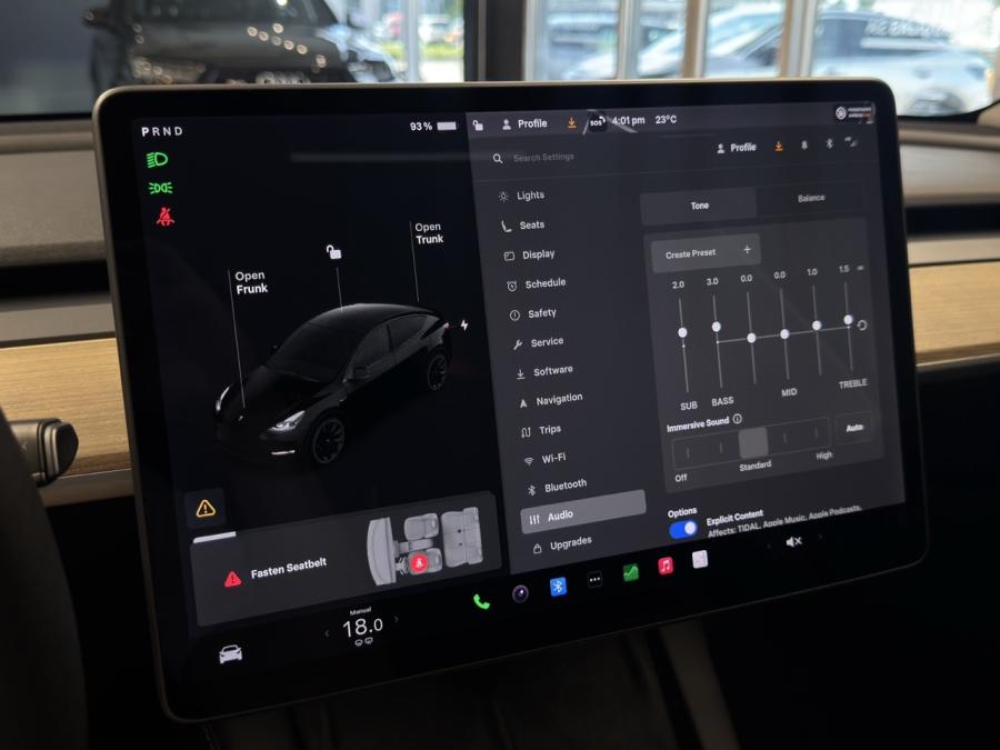 Black Tesla Model Y 2021 in Riga, with an engine capacity of 0.00 L and mileage of 106 thousand km for 32990 €, photo 11 on AUTOMOTO.COM.LV