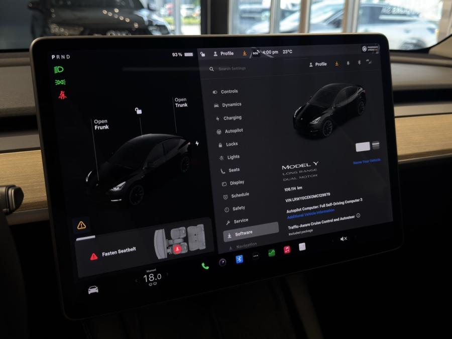 Black Tesla Model Y 2021 in Riga, with an engine capacity of 0.00 L and mileage of 106 thousand km for 32990 €, photo 13 on AUTOMOTO.COM.LV