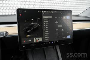 Black Tesla Model Y 2022 in Riga, with an engine capacity of 0.00 L and mileage of 90 thousand km for 35950 €, photo 15 on AUTOMOTO.COM.LV