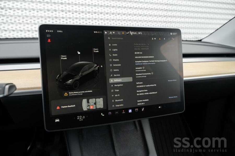 Black Tesla Model Y 2022 in Riga, with an engine capacity of 0.00 L and mileage of 90 thousand km for 35950 €, photo 16 on AUTOMOTO.COM.LV