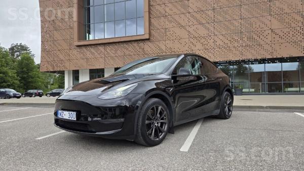 Melns Tesla Model Y 2022 Rīga, ar dzinēja tilpumu 0.00 L un nobraukumu 99 tūkst. km par 35000 €, foto 5 vietnē AUTOMOTO.COM.LV