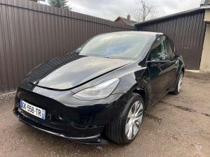 Black Tesla Model Y 2022 in Kaunas, with an engine capacity of 0.00 L and mileage of 160 thousand km for 13500 €, photo  on AUTOMOTO.COM.LV