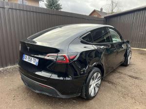 Black Tesla Model Y 2022 in Kaunas, with an engine capacity of 0.00 L and mileage of 160 thousand km for 13500 €, photo 6 on AUTOMOTO.COM.LV